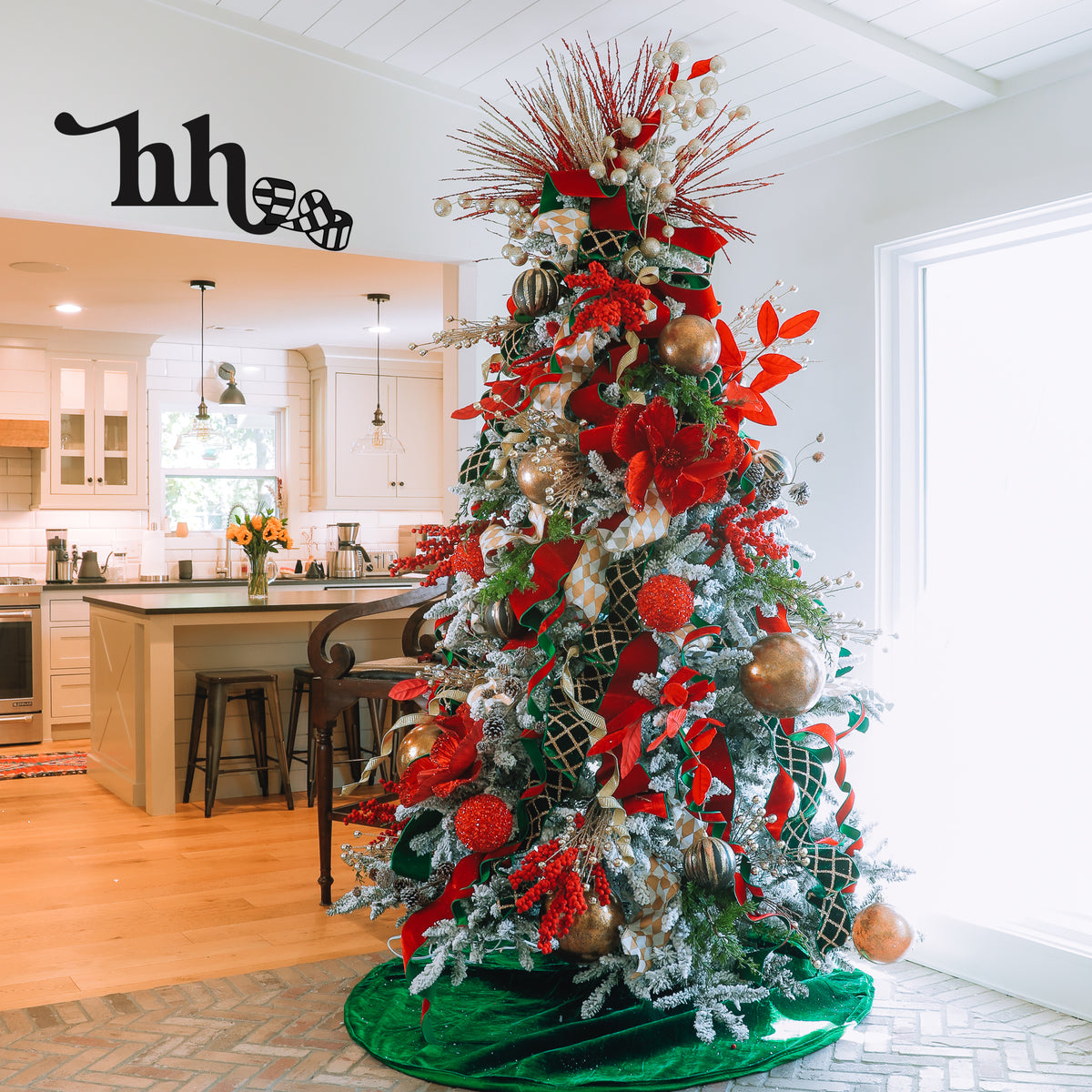 Red and Gold – Hello Holidays